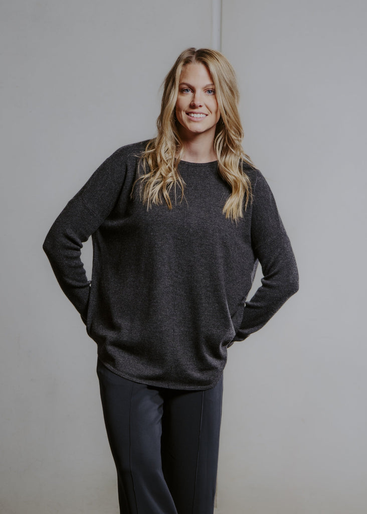 Queen Crew Neck Tunic - Coal – Arabesque Springwood