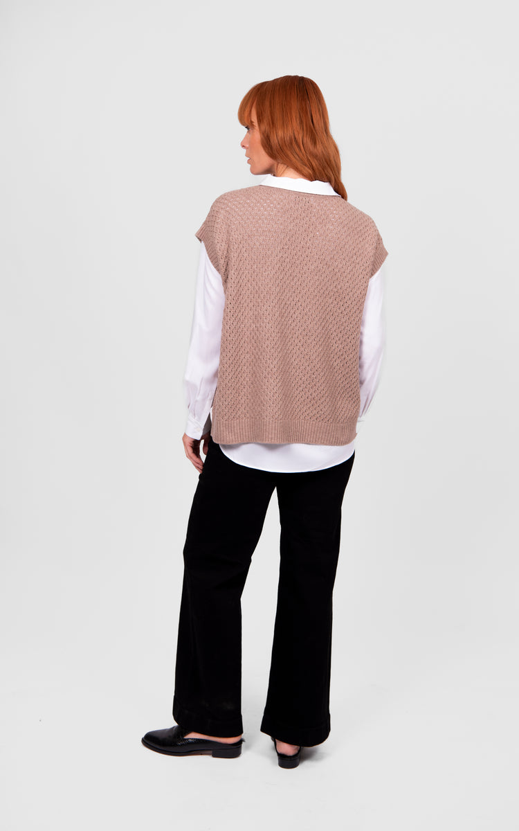 Cable Pointelle V Neck Vest - Cobblestone – Arabesque Springwood